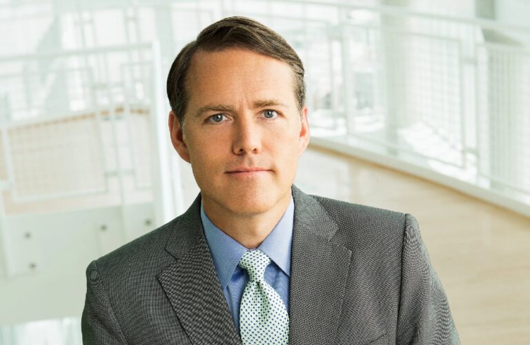 Andrew Warren appointed interim CFO at Paramount Global as Naveen ...